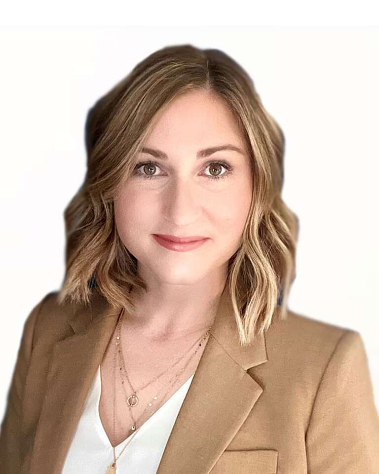 Aimpoint Research | About | Kristen Dickey